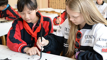 Des jeunes français découvrent la culture chinoise dans le Hunan