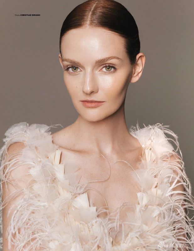 Lydia Hearst Posa Semidesnuda Cn 中国最权威的西班牙语新闻网站