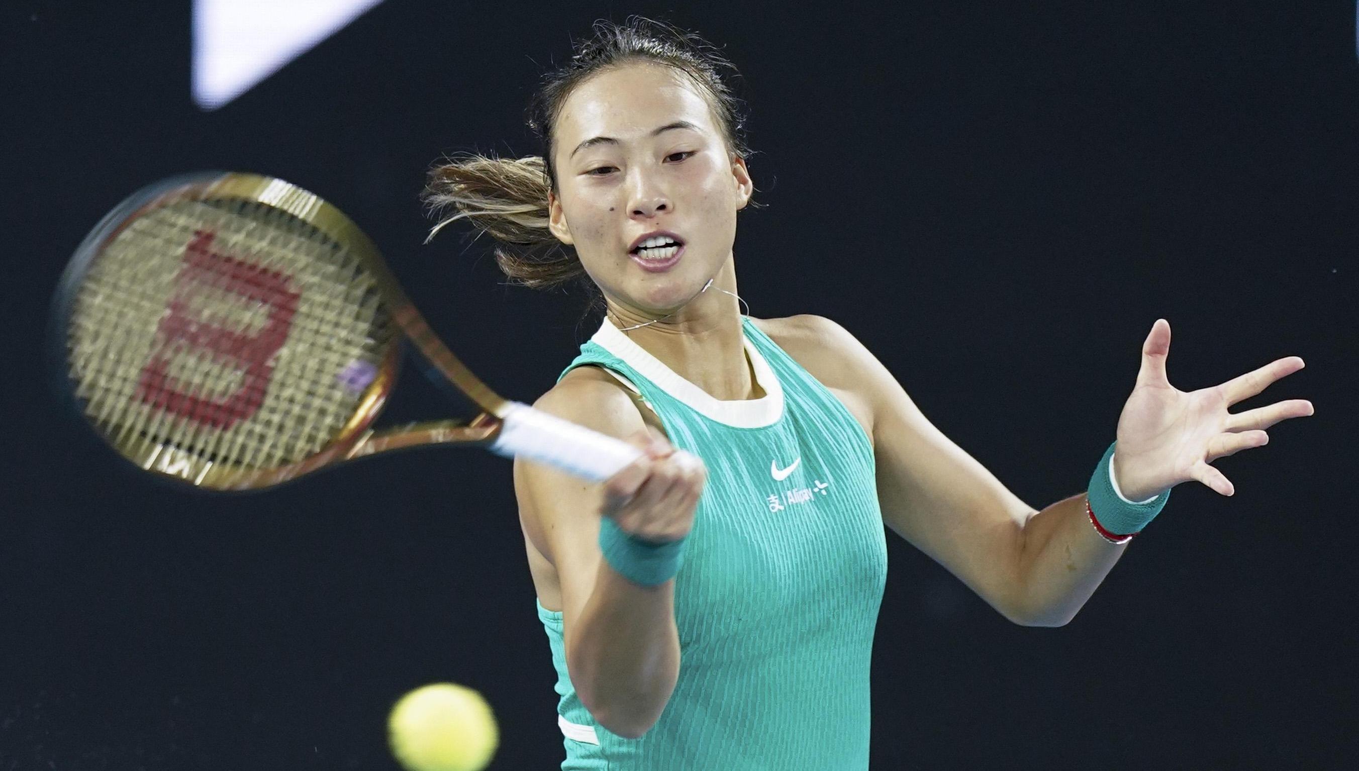 Soutenue par une nation entière de fans, Zheng Qinwen poursuit son objectif de championne du ...