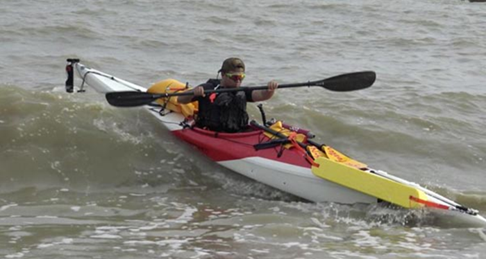 A lo largo de la costa china en kayak_Spanish.china.org.cn_中国最权威的西班牙语新闻网站