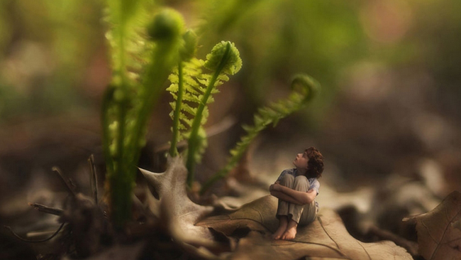 Autoportraits surréalistes d'un photographe de 14 ans