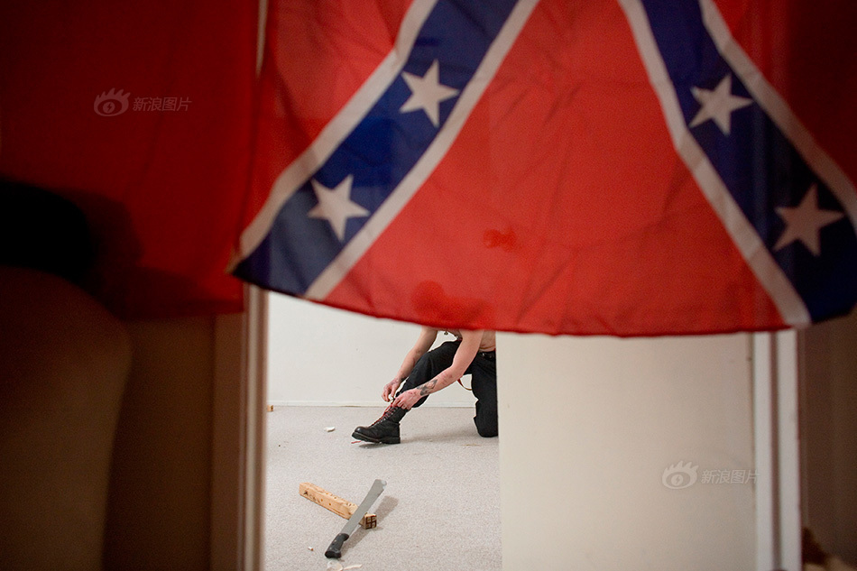 International - german.china.org.cn - Fotografie: Neonazis in Kanada