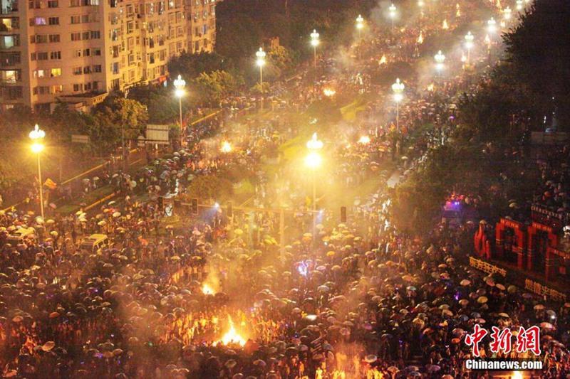 Kultur - german.china.org.cn - Xichang feiert "Karneval des Ostens"