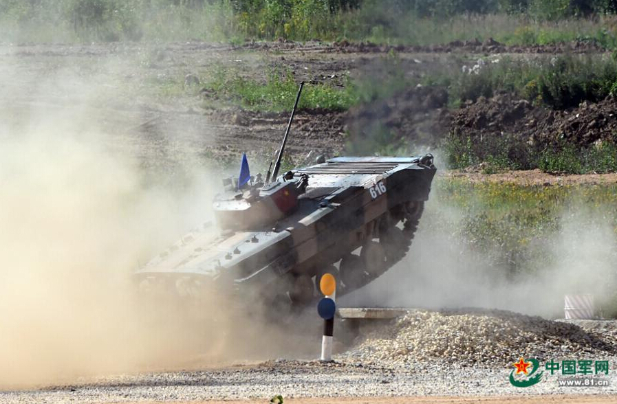 International - german.china.org.cn - Chinesischer Panzer präsentiert ...