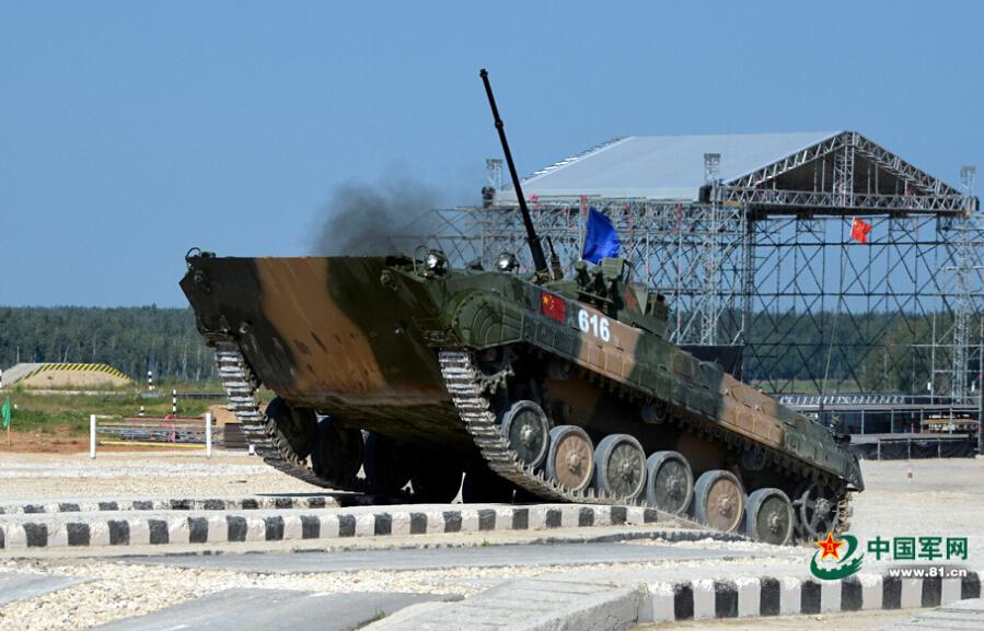 International - german.china.org.cn - Chinesischer Panzer präsentiert ...