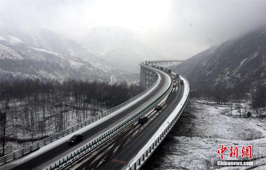 Märchenhafte Autobahn in Sichuan_China.org.cn