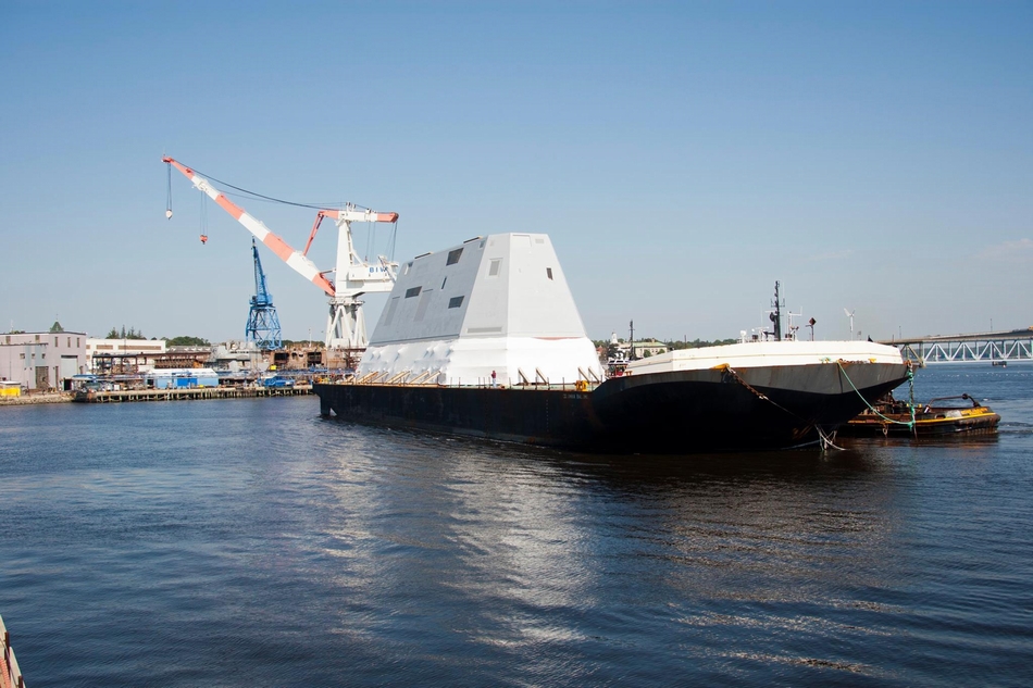 米軍2隻目の未来の大型駆逐艦がアイランドに設置_中国網_日本語