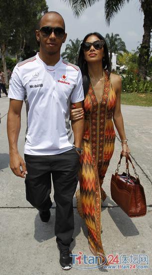 Lewis Hamilton y su novia presentan en el Gran Premio de Malasia ...