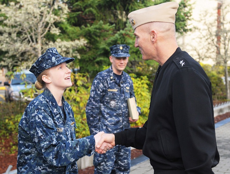Las primeras soldadas del submarino nuclear de la Marina de EE.UU ...