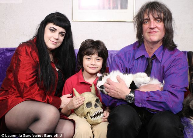 Julia Caples, mujer vampiro que bebe sangre durante 30 años_Spanish ...