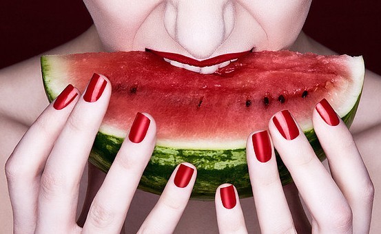 ¿Qué tan tentadora podría ser una mujer con labios rojos?_Spanish.china ...