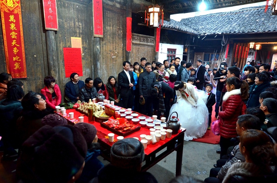 Ceremonia tradicional de boda china en una aldea centenaria_Spanish ...