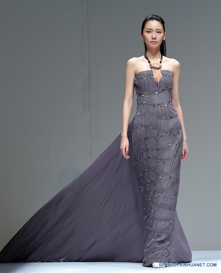 Estilo tradicional de China en la Semana de la moda en Beijing_Spanish ...