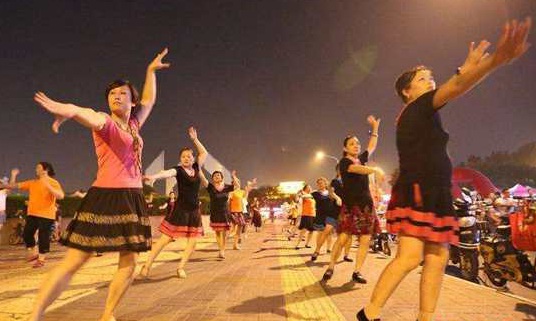 China y sus bailes públicos_Spanish.china.org.cn_中国最权威的西班牙语新闻网站
