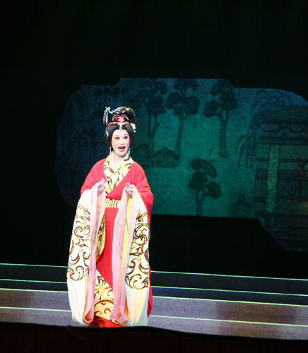 Traditional troupe finds way to make profit - China.org.cn