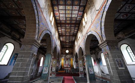 Cizhong Catholic Church in Yunnan - China.org.cn
