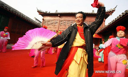 Flower-drum dance welcomes new year - China.org.cn