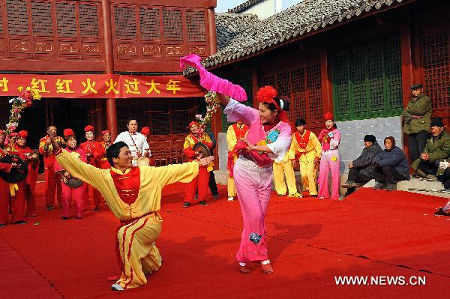 Flower-drum dance welcomes new year - China.org.cn