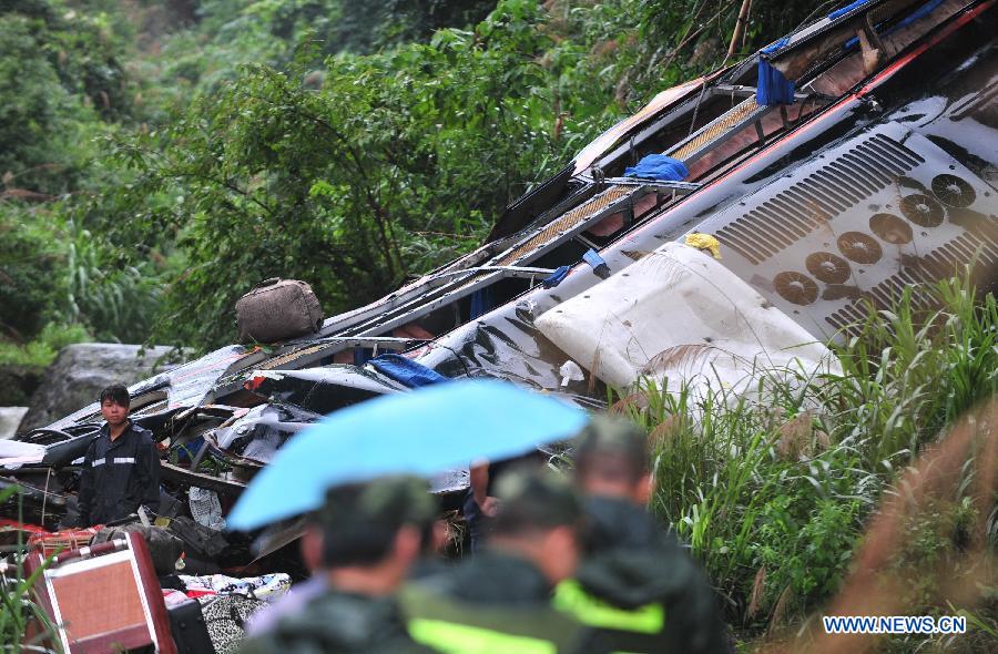 17 killed, 3 severely injured in bus crash in east China - China.org.cn