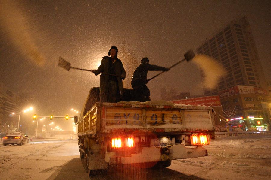 China's Yantai witnesses 1st snow of 2013 - China.org.cn