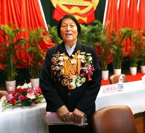 Female villager elected in NPC record- China.org.cn