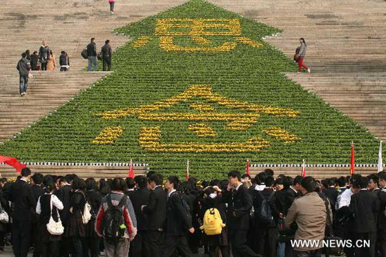 Tombstones go digital- China.org.cn