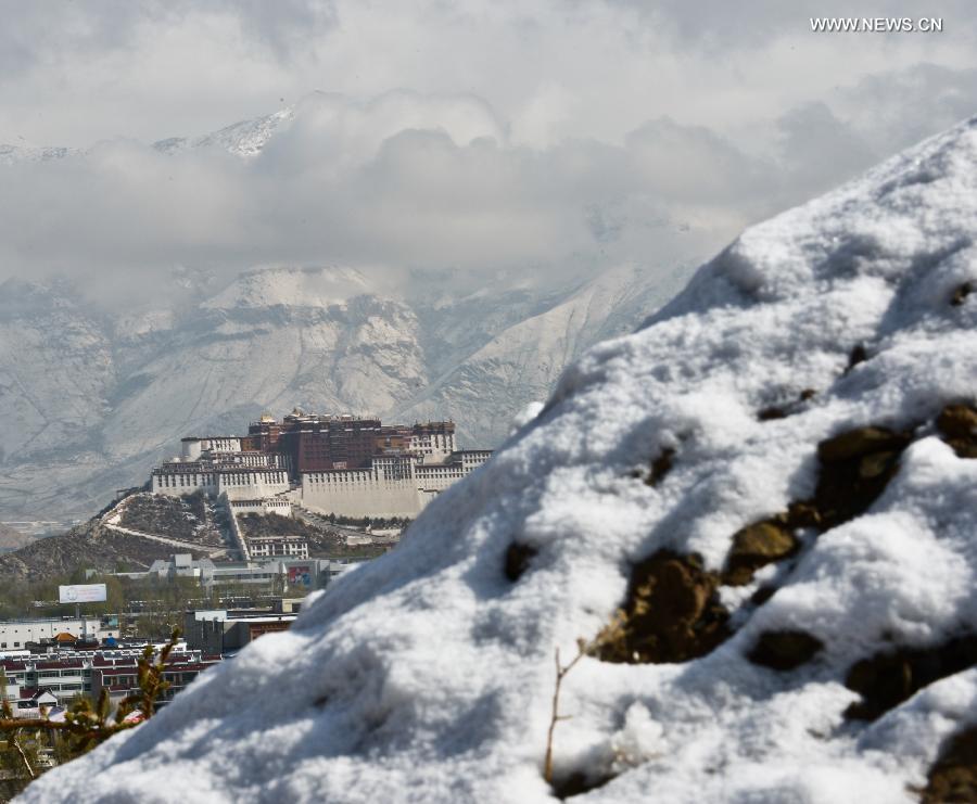 Heavy spring snow hits Lhasa - China.org.cn