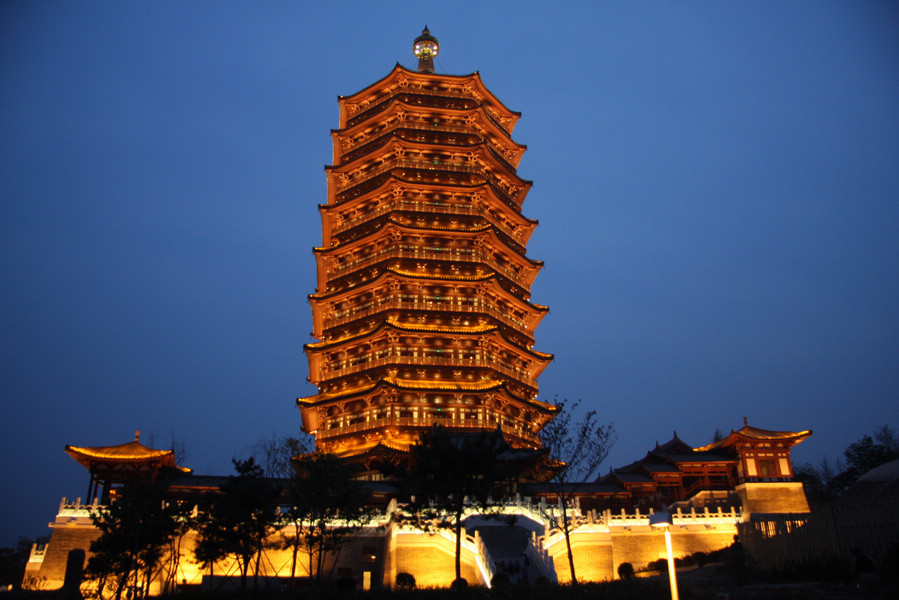 Yongding Tower at night - China.org.cn