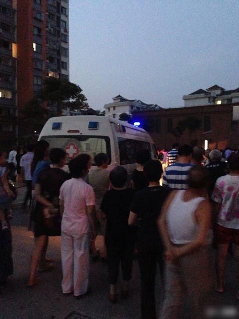 Girls die after 13 story fall in Shanghai- China.org.cn