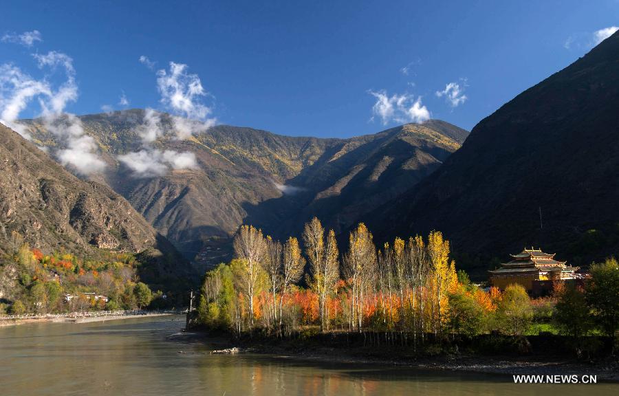 Autumn scenery in Dajinchuan River valley in Sichuan - China.org.cn