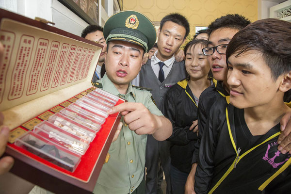 Anti-narcotics police face major risks- China.org.cn