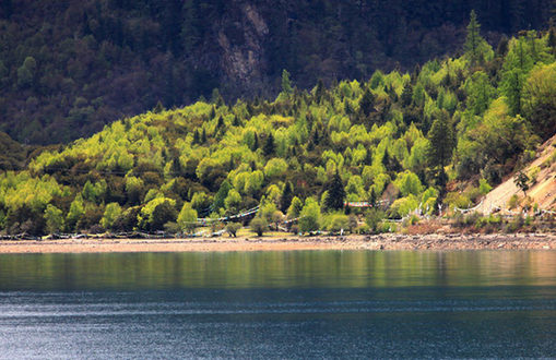 Picturesque scenery of Basum-tso Lake in Tibet - China.org.cn