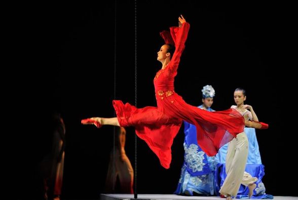 Chinese ballet blossoms in NY's Lincoln Center - China.org.cn