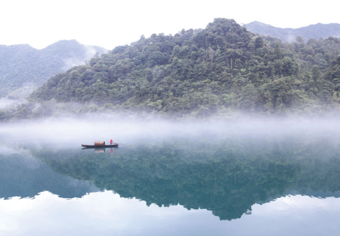 Tourists flock to newly recognized Dongjiang Lake - China.org.cn