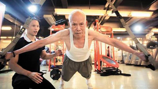 93-year-old 'muscular grandpa' goes viral- China.org.cn