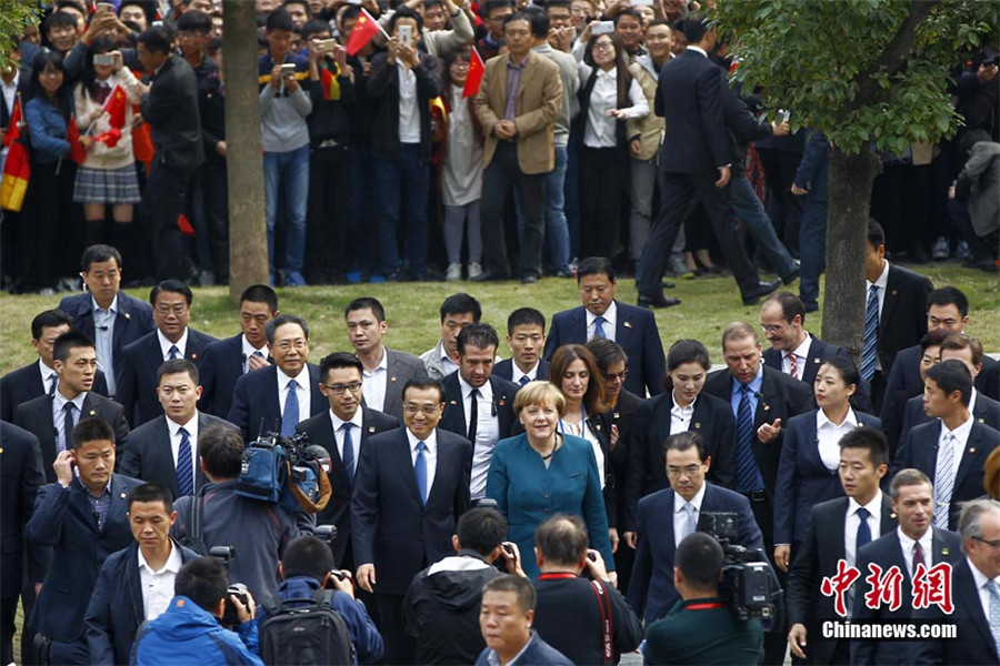 Premier Li, Merkel taste black beer at Hefei University- China.org.cn