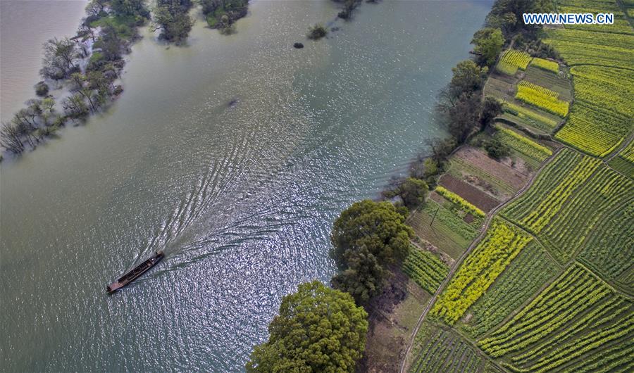 Boat sails on Xiaoshui River, C China - China.org.cn