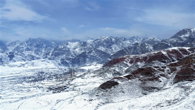 Snow falls on Helan Mountain _ China.org.cn