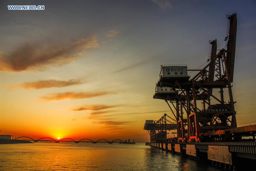 Scenery of sunrise at Caofeidian Port, north China's Hebei - China.org.cn