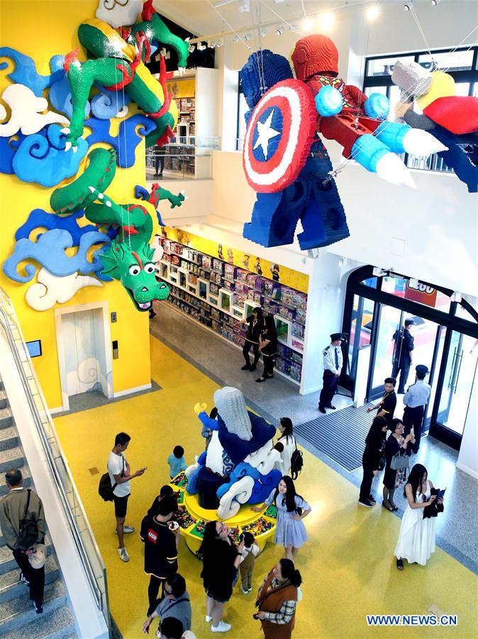 Lego flagship store opens at Shanghai Disney- China.org.cn