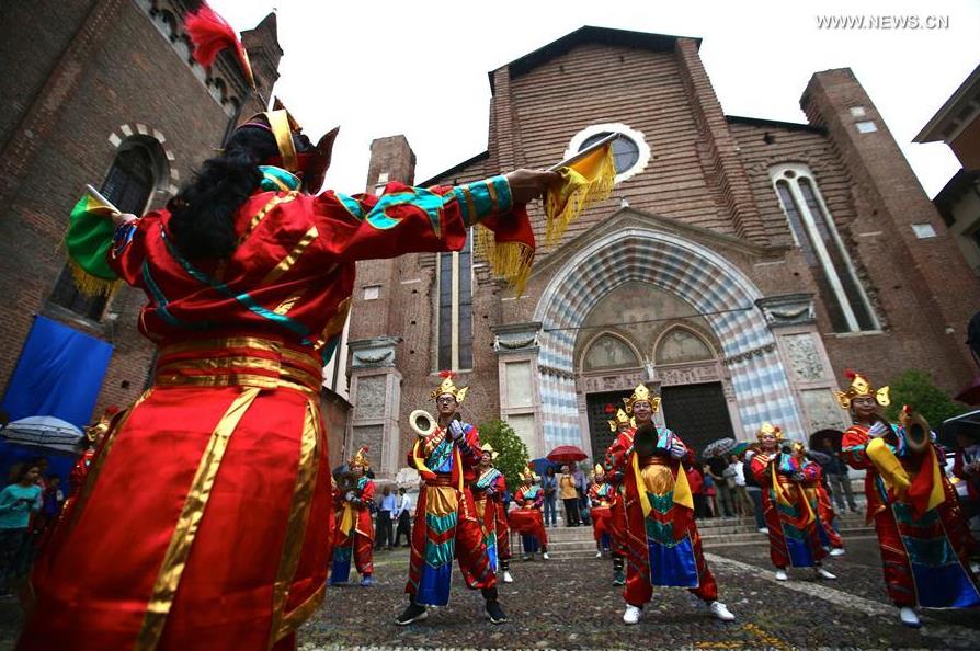Chinese artists perform in Italy- China.org.cn