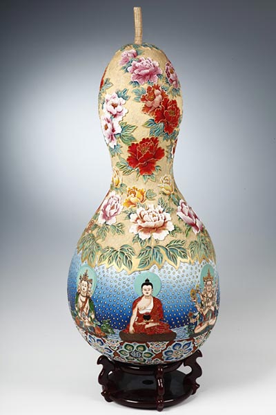 Exhibition showcases ancient art carved on gourds - China.org.cn