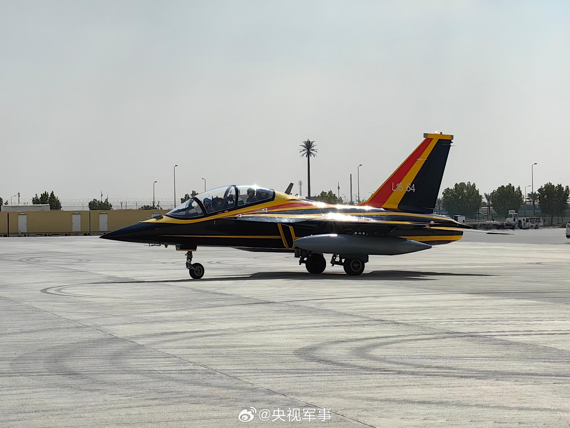 國産L15戰鬥教練機涂裝換新亮相迪拜[圖]_中國網