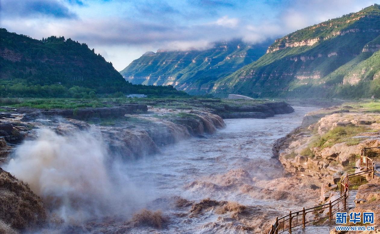 航拍黄河壶口瀑布群景观_中国网