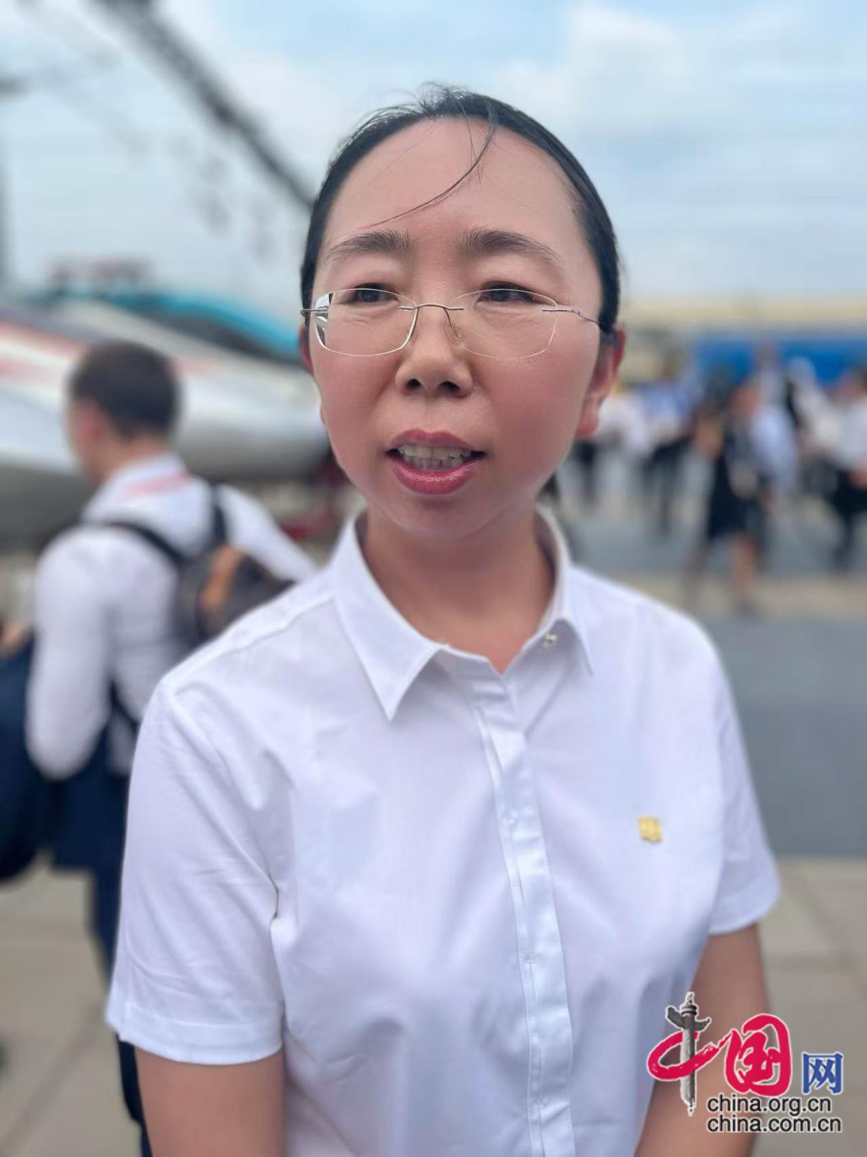 全球最快高铁列车CR450动车组样车亮相“高铁创新之旅”_中国网