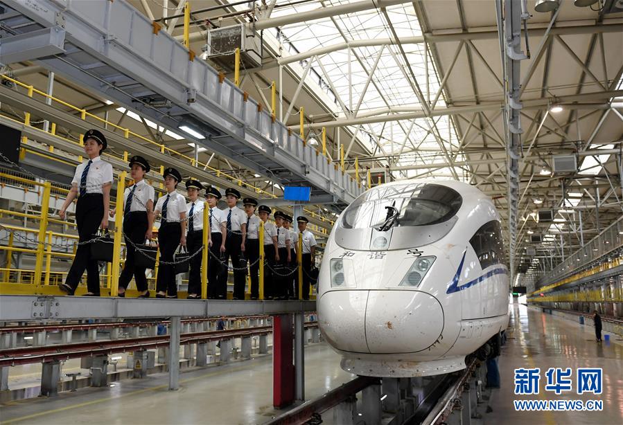 Les TGV chinois accueilleront bientôt leurs premières conductrices de train