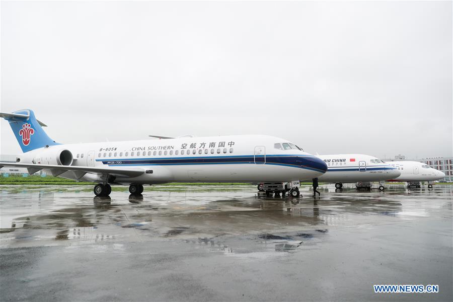 L’avion régional chinois ARJ21 livré à trois grandes compagnies ...