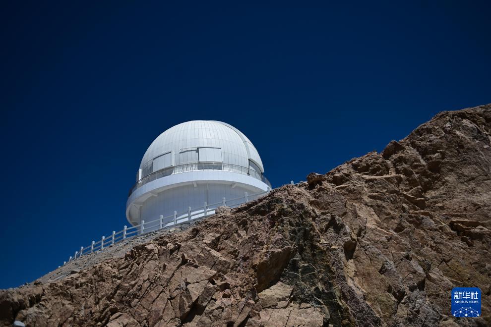 Visite de la base d'observation astronomique de Lenghu au Qinghai