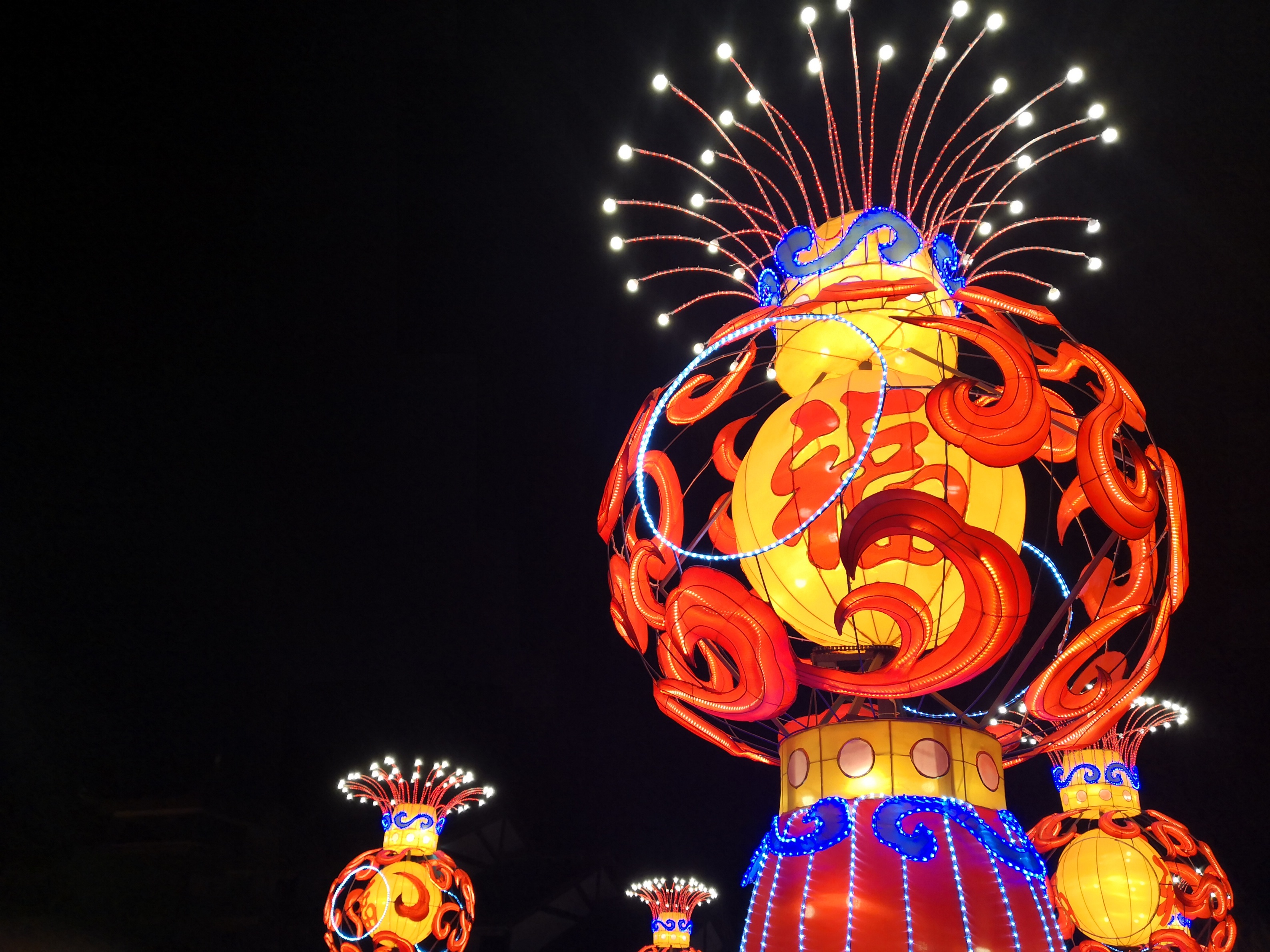 Traditionelle chinesische Laternen erhellen die Nacht_China.org.cn