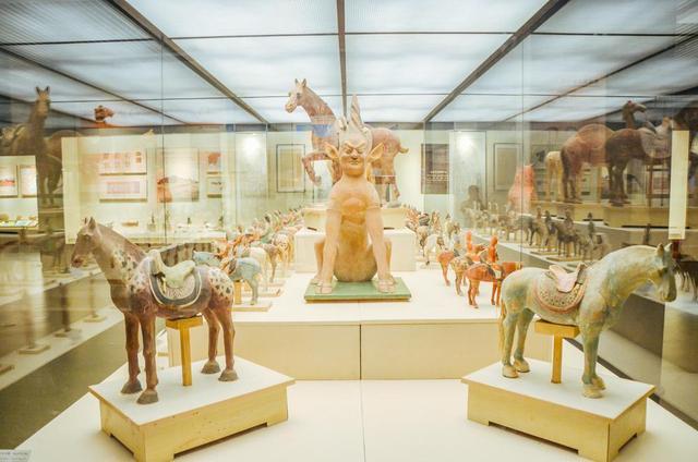 Xinjiang-Museum: Miniatur der multiethnischen und ...